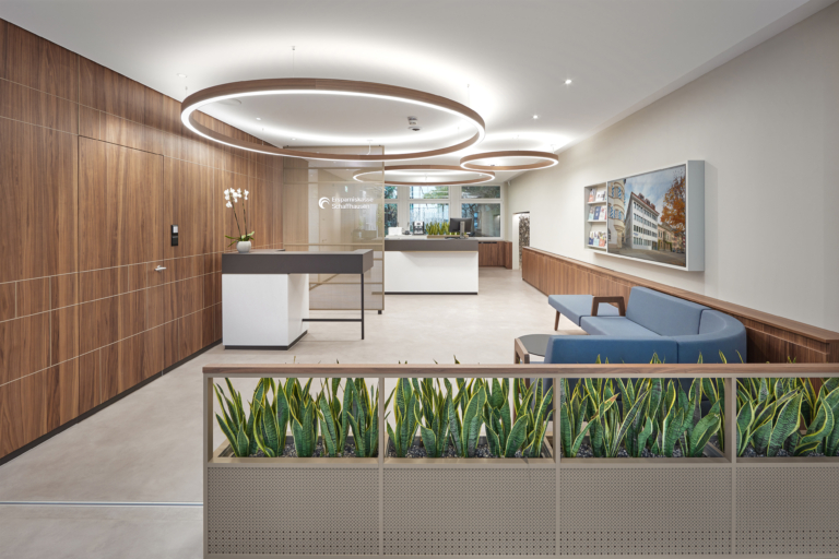 Black is back: Exhibition stand design for Bangerter