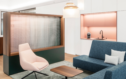 Black is back: Exhibition stand design for Bangerter